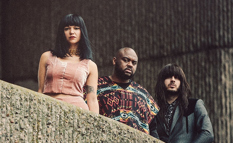 Cinco grandes presentaciones de Khruangbin | Digger