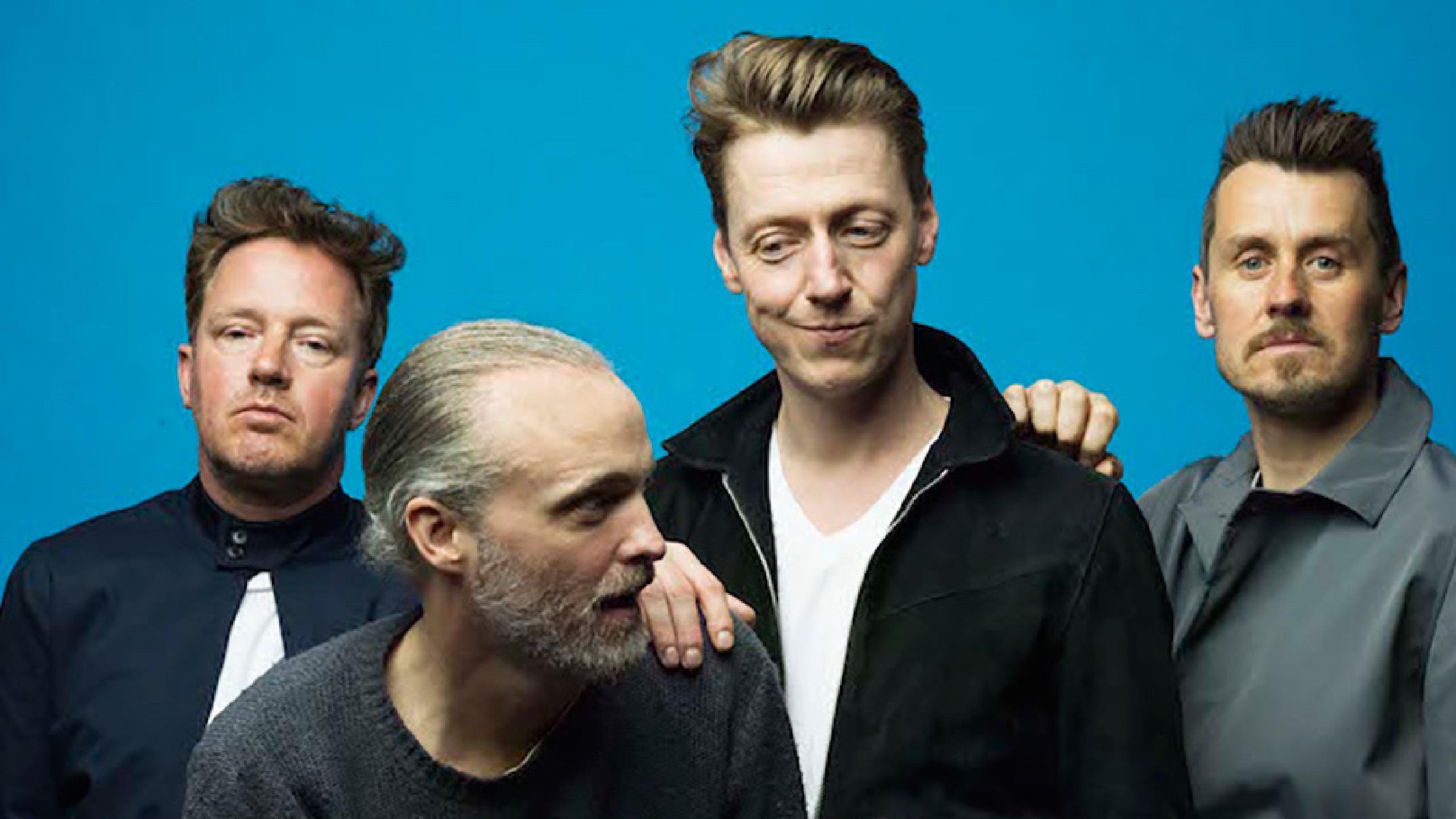 Travis lanza su nuevo sencillo "Gaslight" adelanto de "L.A. Times ...