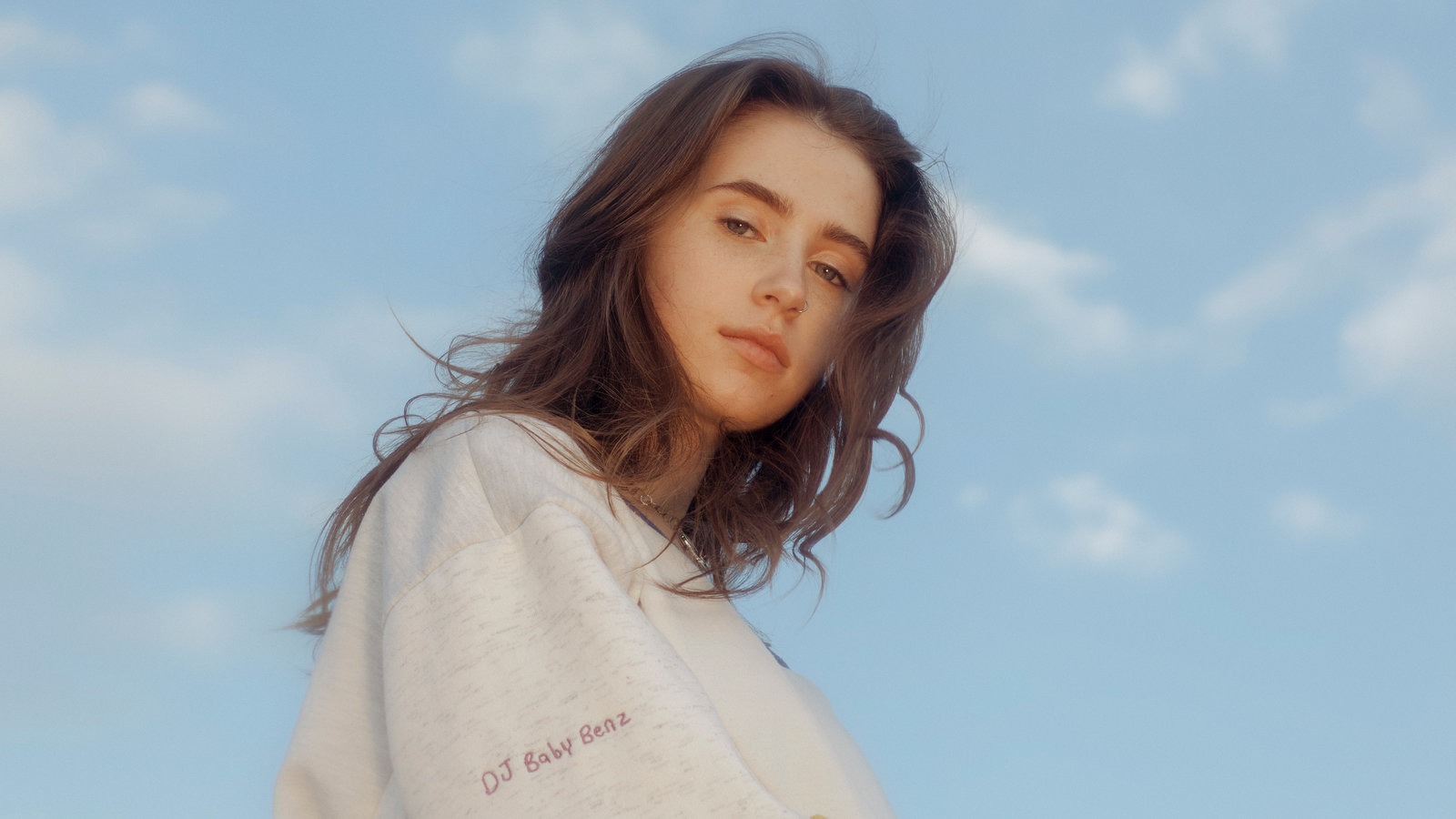 Clairo anuncia nuevo álbum "Charm" y lanza "Sexy to Someone" - Digger.mx